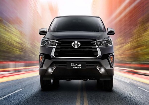 Toyota Innova Crysta | Parkway Travels